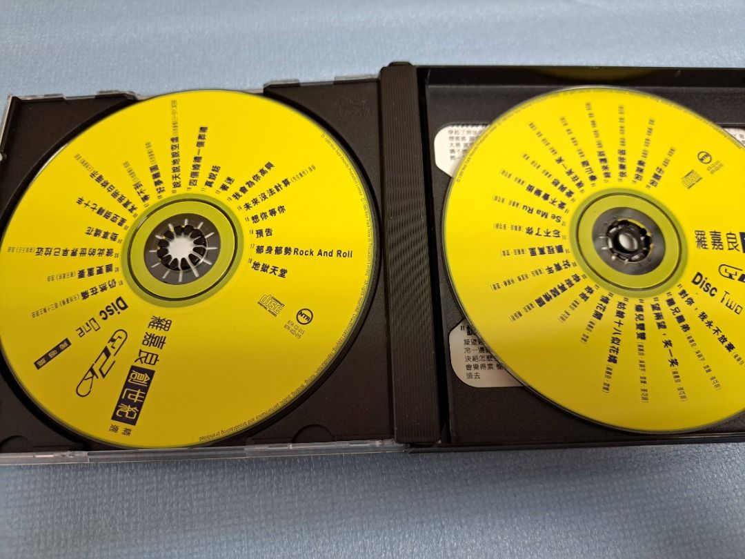 CD 羅嘉良 創世紀精選 2CD+1VCD 收錄5個電視劇1個舞台劇精華歌曲共50首 原裝正版CD碟, 興趣及遊戲, 音樂、樂器 & 配件, 音樂與媒體 - CD 及 DVD - Carousell