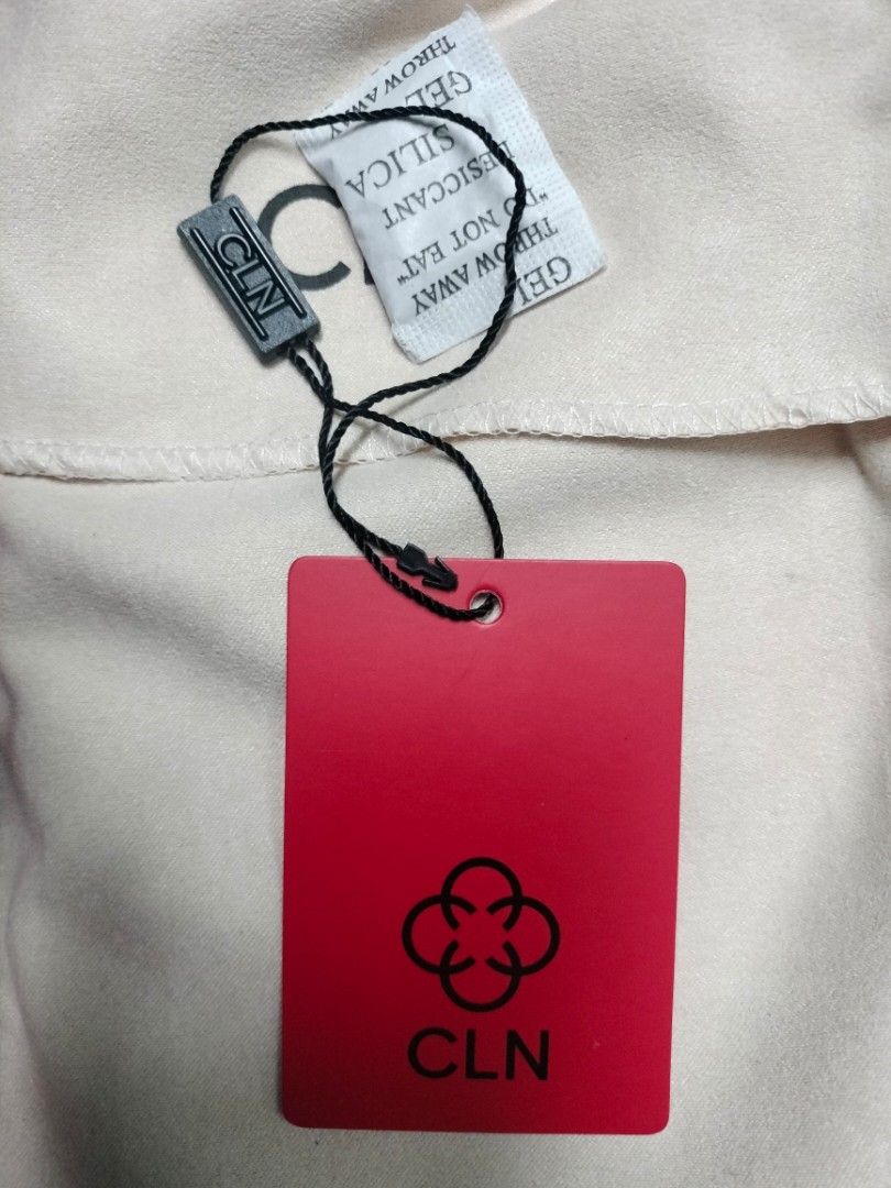 CLN TALIYA PHONE POUCH with complete packaging and receipt, Luxury ...