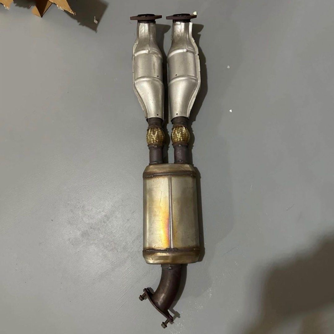 GTR R35 OEM Original Stock Midpipe / Y Pipe ( with cat ), Car ...