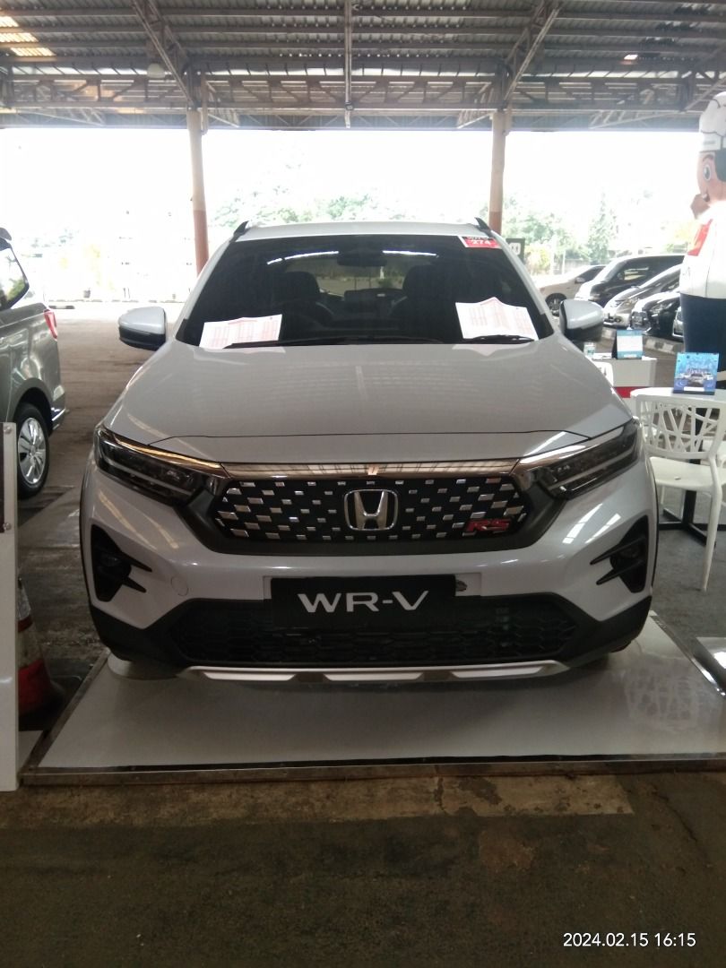 HONDA WRV E/RS 2024, Mobil & Motor, Mobil untuk Dijual di Carousell