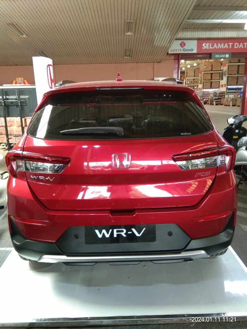 HONDA WRV E/RS 2024, Mobil & Motor, Mobil untuk Dijual di Carousell