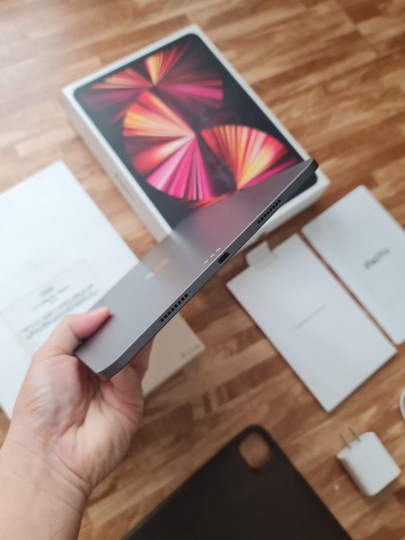 Ipad Pro M1 128gb Fullset 11 inch Wifi 128 GB Gen 3, Telepon Seluler & Tablet, Tablet di Carousell