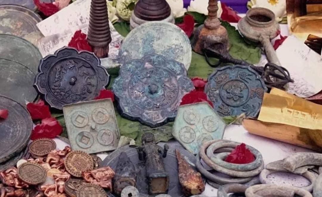 Luang Pu Hong 2549 Phra Pidta Pangpakan Roon Plok Kao Nur Nawa Nawa ...