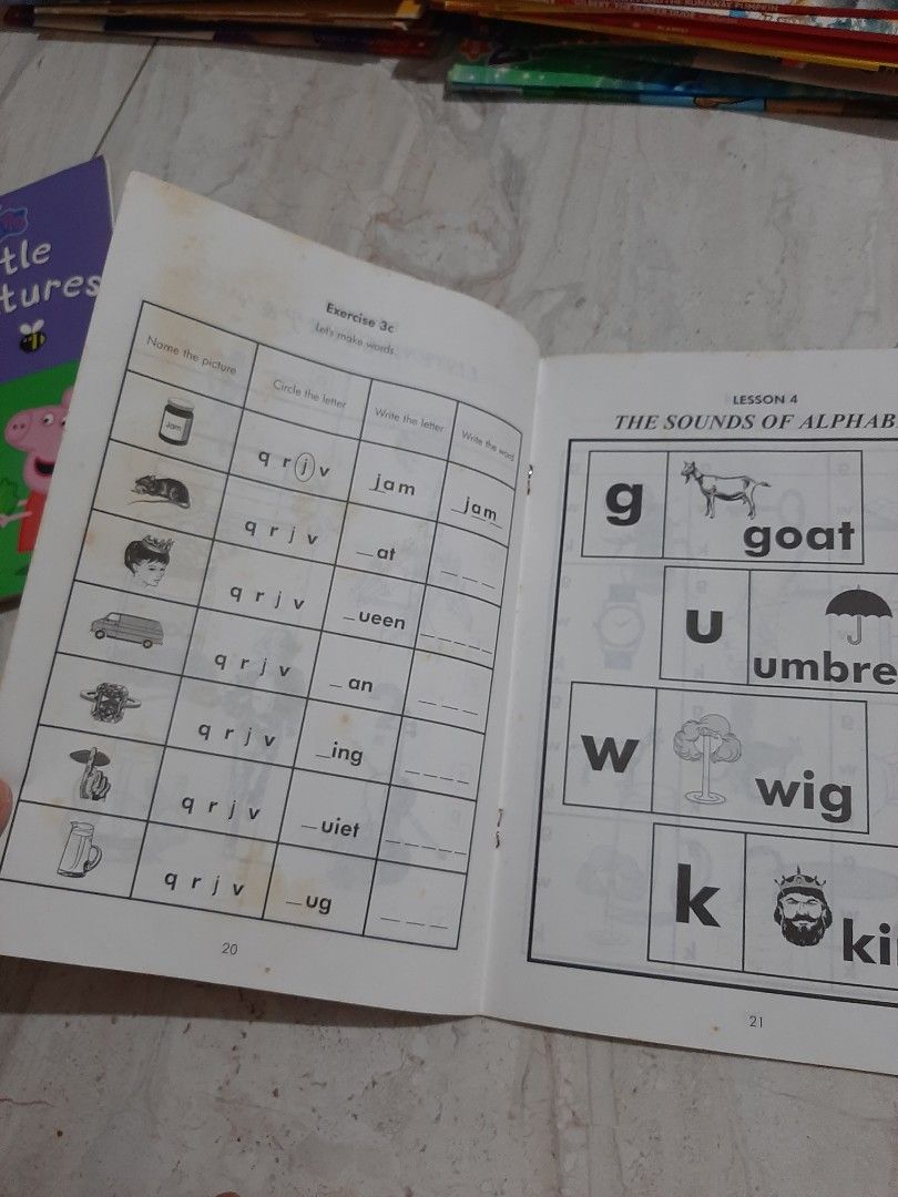 Montessori phonics, Buku & Alat Tulis, Buku Anak-Anak di Carousell