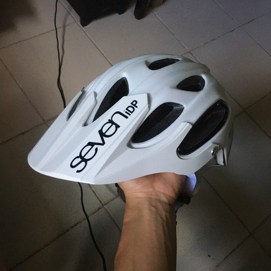 Seven iDP off-road helmet, Sports Equipment, Bicycles & Parts, Bicycles ...