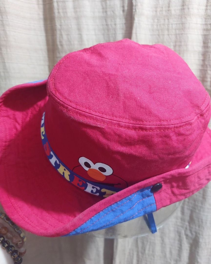 UniStudio Sesame Street Elmo, Luxury, Accessories on Carousell