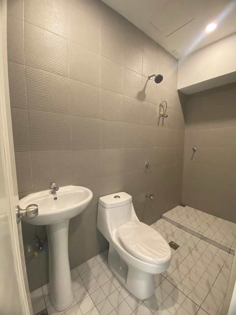 Victoria De Morato Studio Condo Unit (25sqm) - SACRIFICE SALE, Property ...