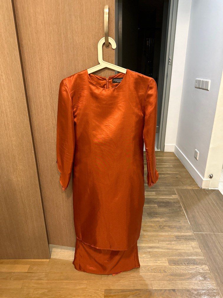 Amirra bakri kurung, Women's Fashion, Muslimah Fashion, Baju Kurung ...