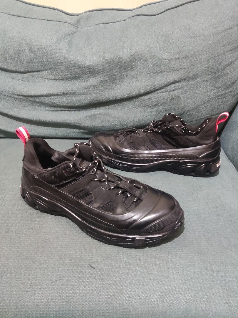 Burberry Arthur Sneakers Authentic, Fesyen Pria, Sepatu , Sneakers di ...