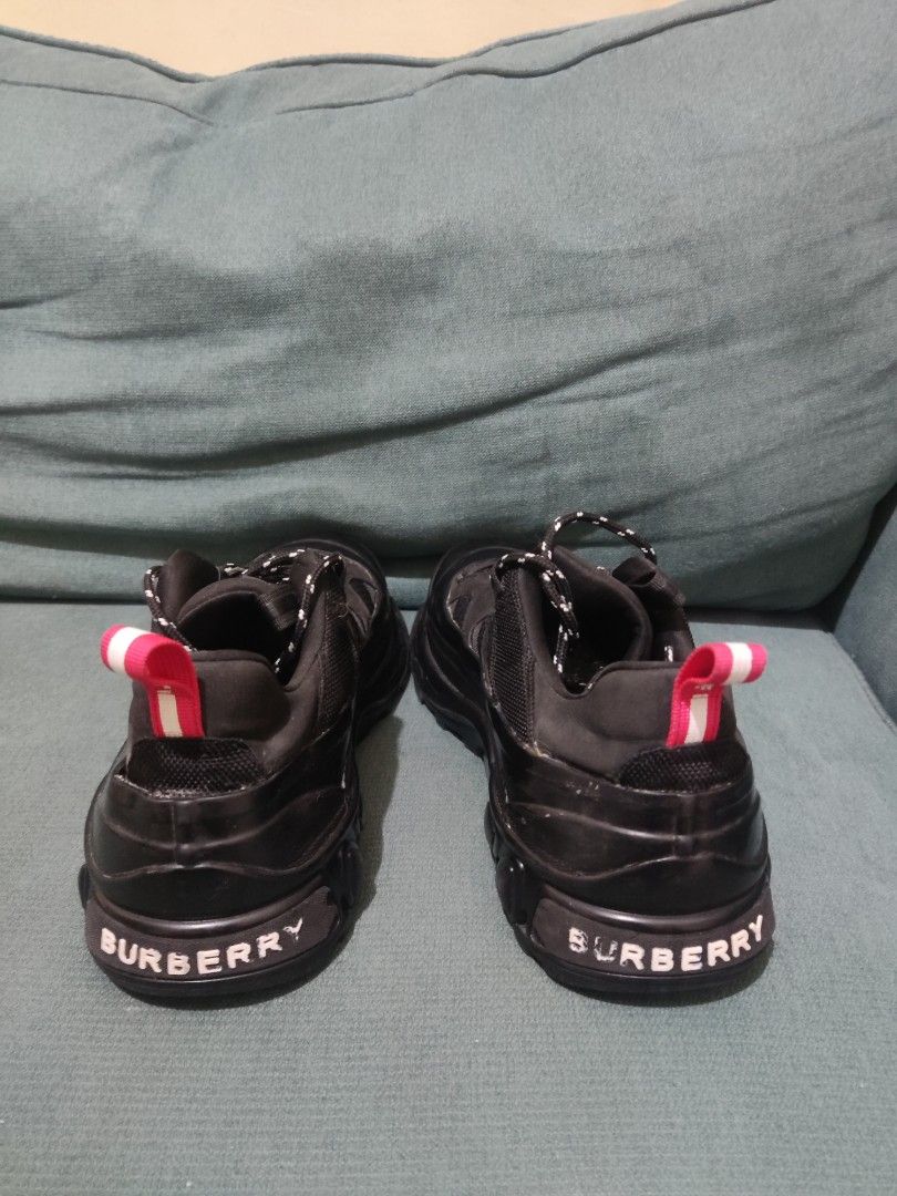 Burberry Arthur Sneakers Authentic, Fesyen Pria, Sepatu , Sneakers di ...