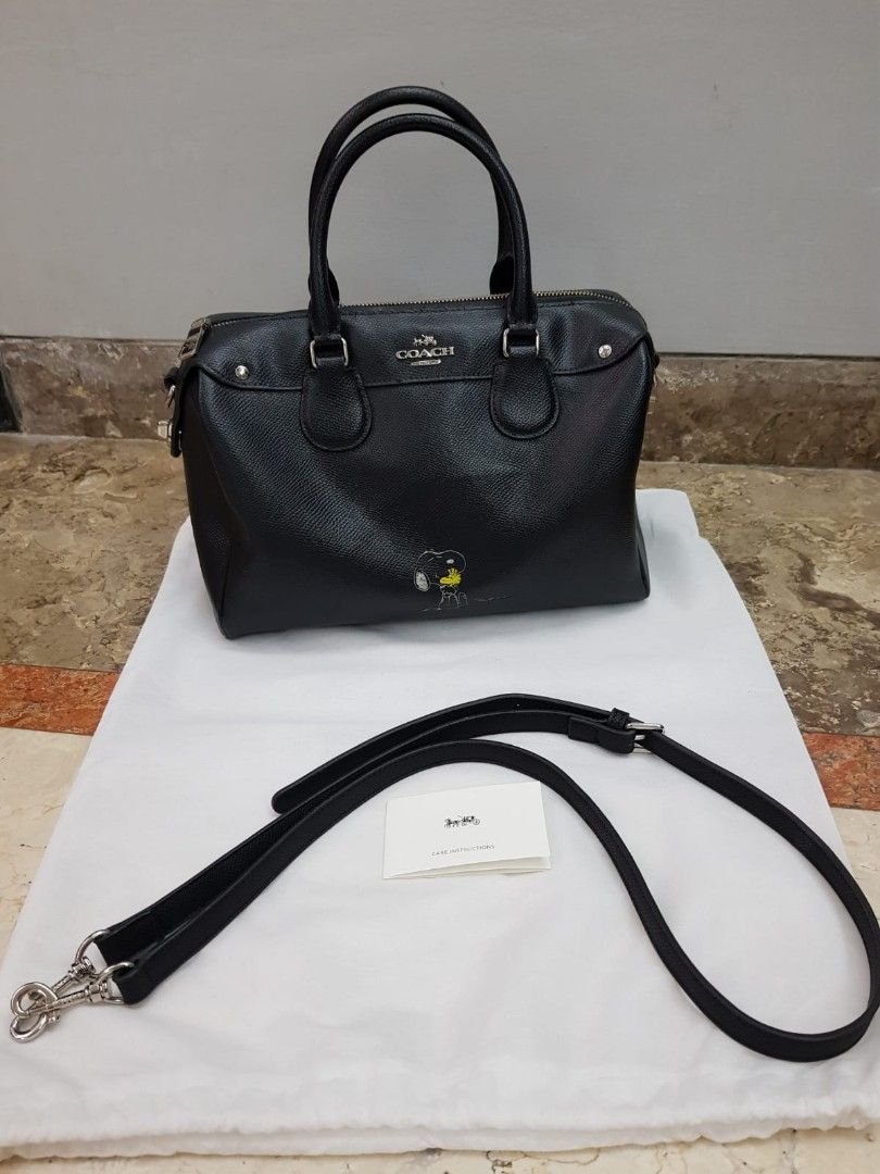 Coach snoopy Bag preloved, Barang Mewah, Tas & Dompet di Carousell