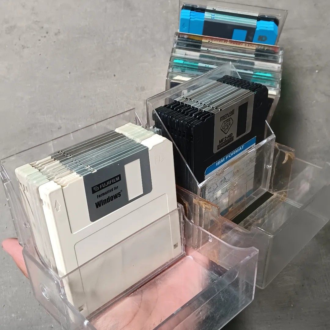 Disket Bekas Per Box / Borongan, Elektronik, Bagian Komputer ...