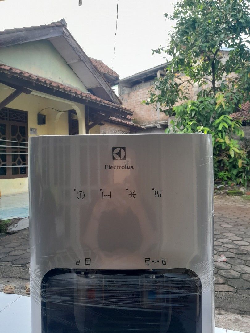 Dispenser electrolux bagus normal baru 3,9 an banyak yang 4 an, Kitchen ...