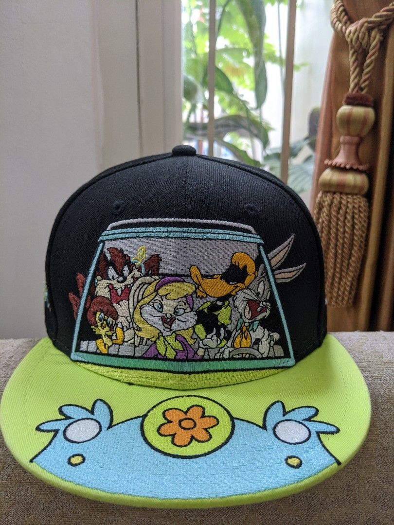 New Era Looney Tunes, Fesyen Pria, Aksesoris, Topi di Carousell