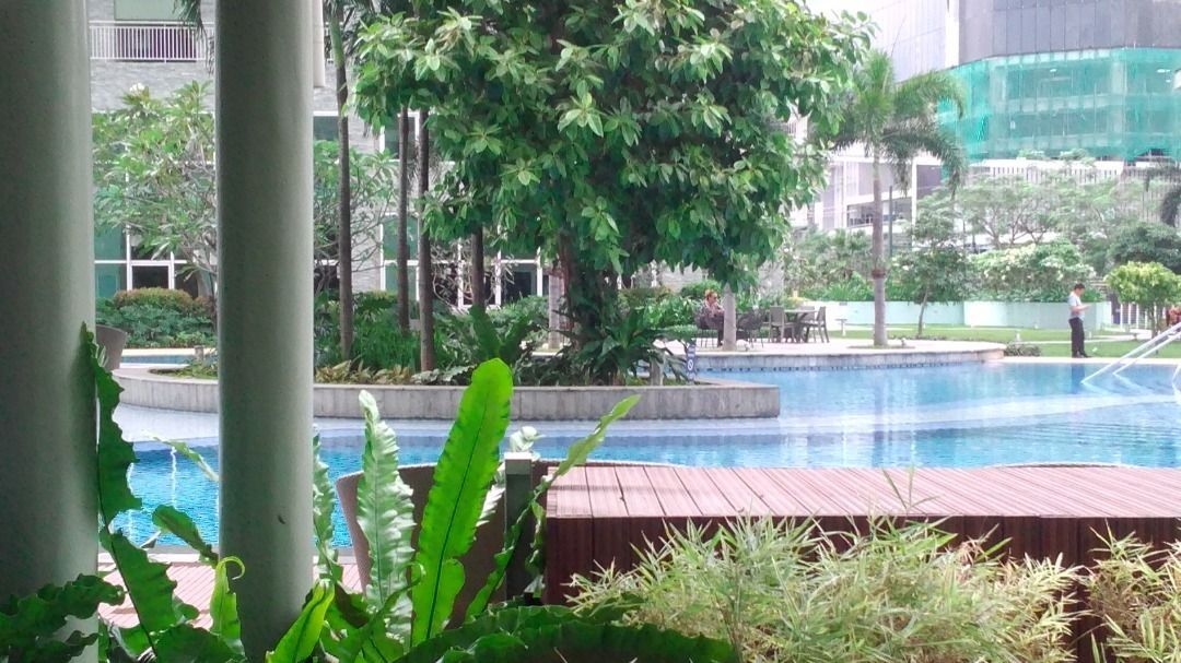 The Red Oak Two Serendra The Fort SM Aura Furnished Studio for Rent ...