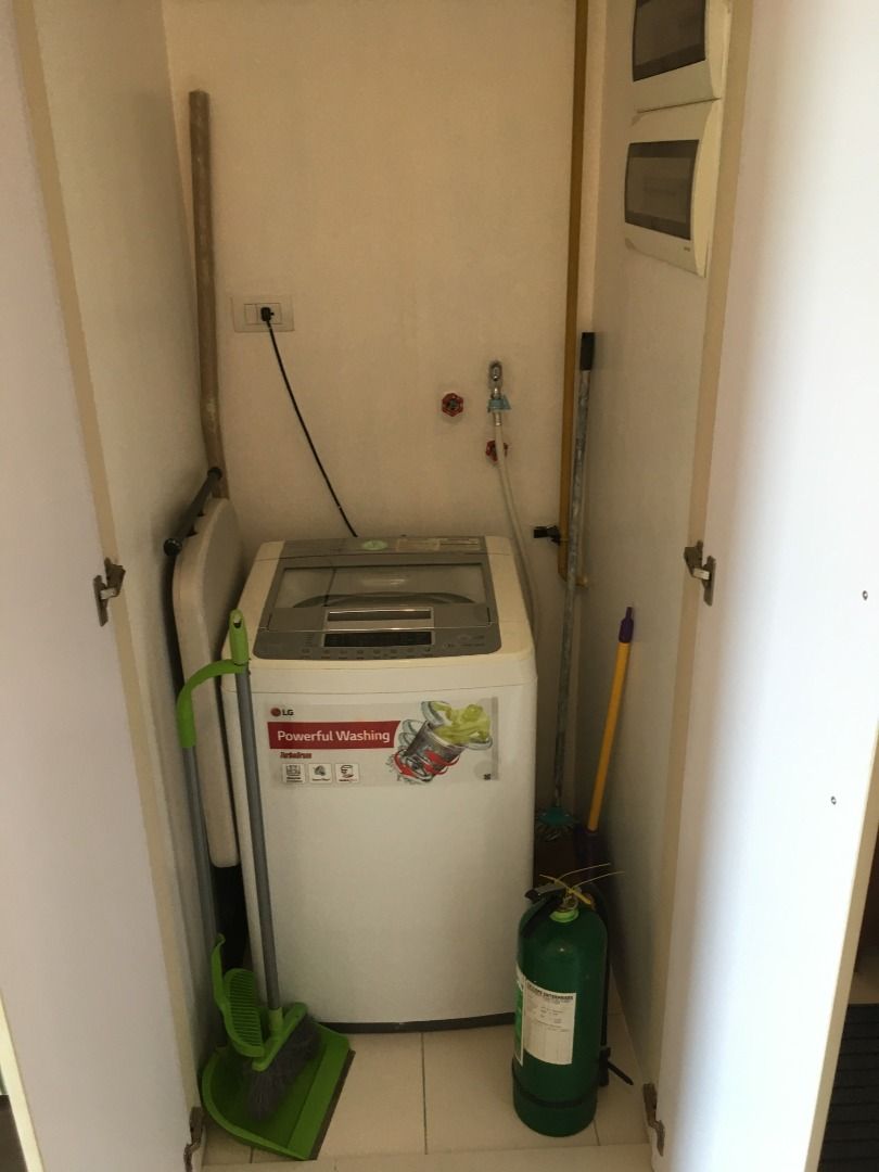 The Red Oak Two Serendra The Fort SM Aura Furnished Studio for Rent ...