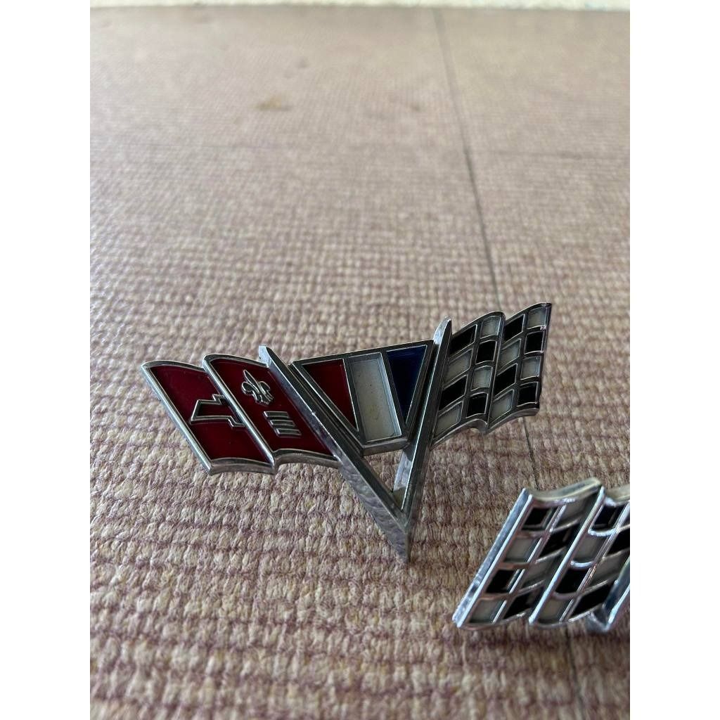 Vintage Original V Flag 3840318 Chevrolet Fender Emblem 1964-67 Chevy ...
