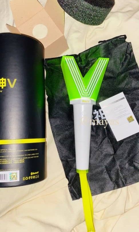wayV Lightstick, Hobbies & Toys, Collectibles & Memorabilia, Fan ...