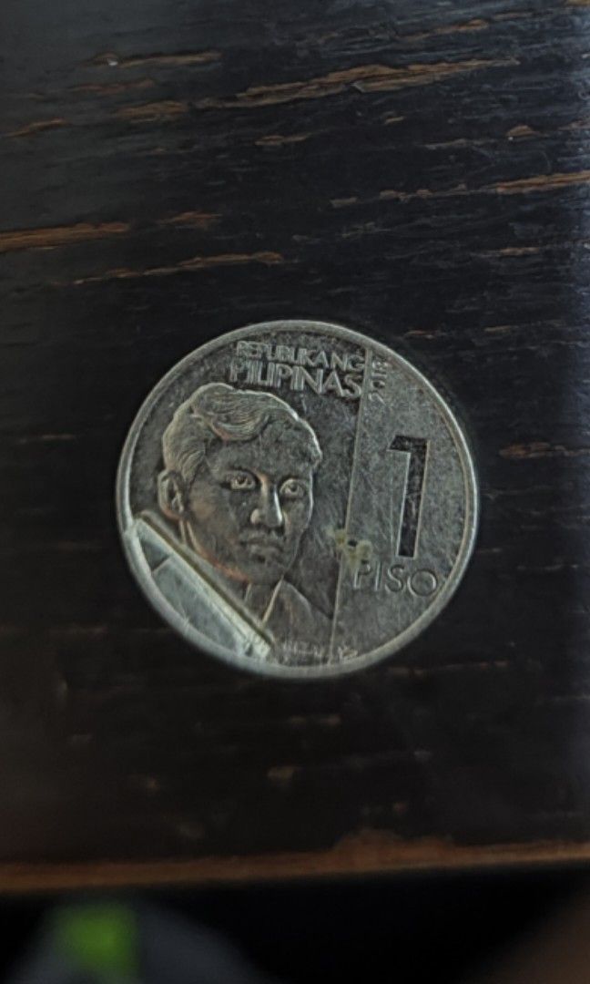 1 Peso Coin Error, Hobbies & Toys, Memorabilia & Collectibles, Currency ...