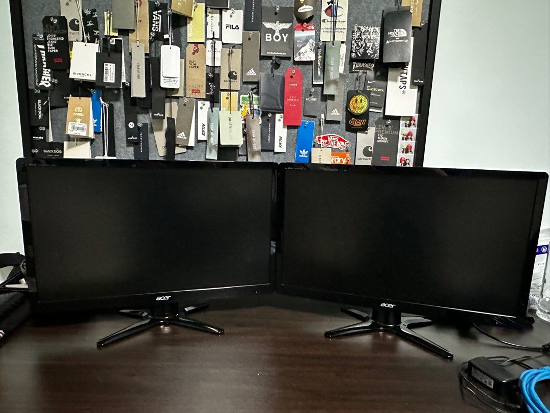 Acer 雙螢幕 G226HQL, 電腦及科技產品, 電腦周邊產品, 電腦周邊產品在旋轉拍賣