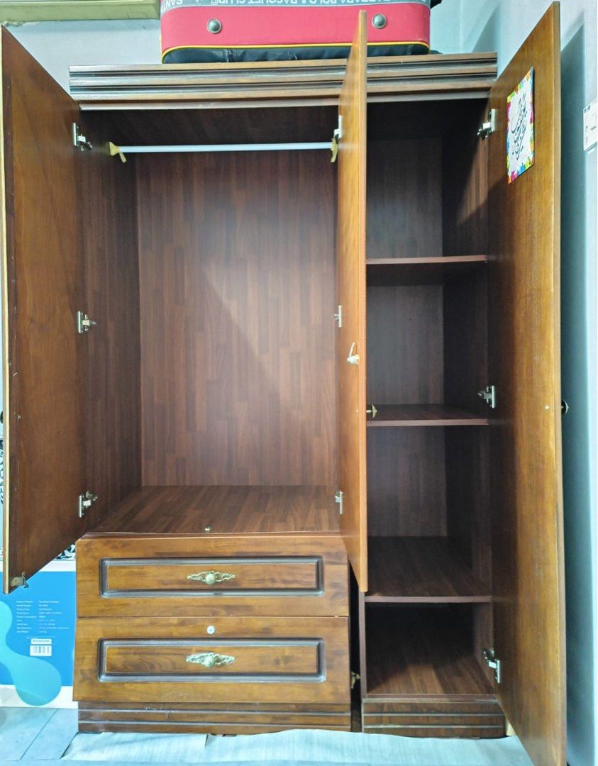 ALMARI 3 PINTU, Furniture & Home Living, Furniture, Shelves, Cabinets ...