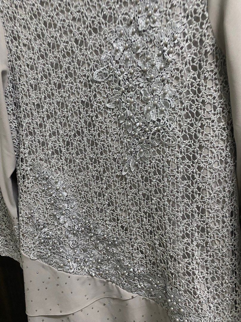 Baju Raya kurung -Grey, Women's Fashion, Muslimah Fashion, Baju Kurung ...