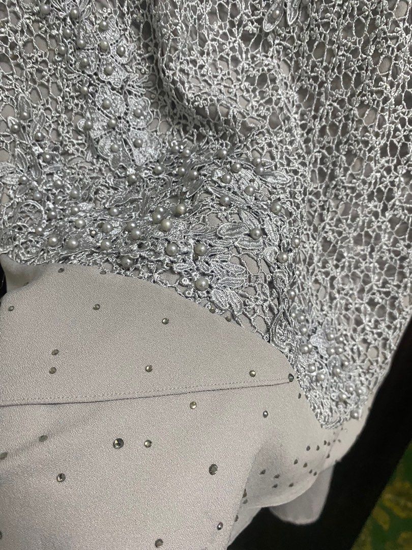 Baju Raya kurung -Grey, Women's Fashion, Muslimah Fashion, Baju Kurung ...