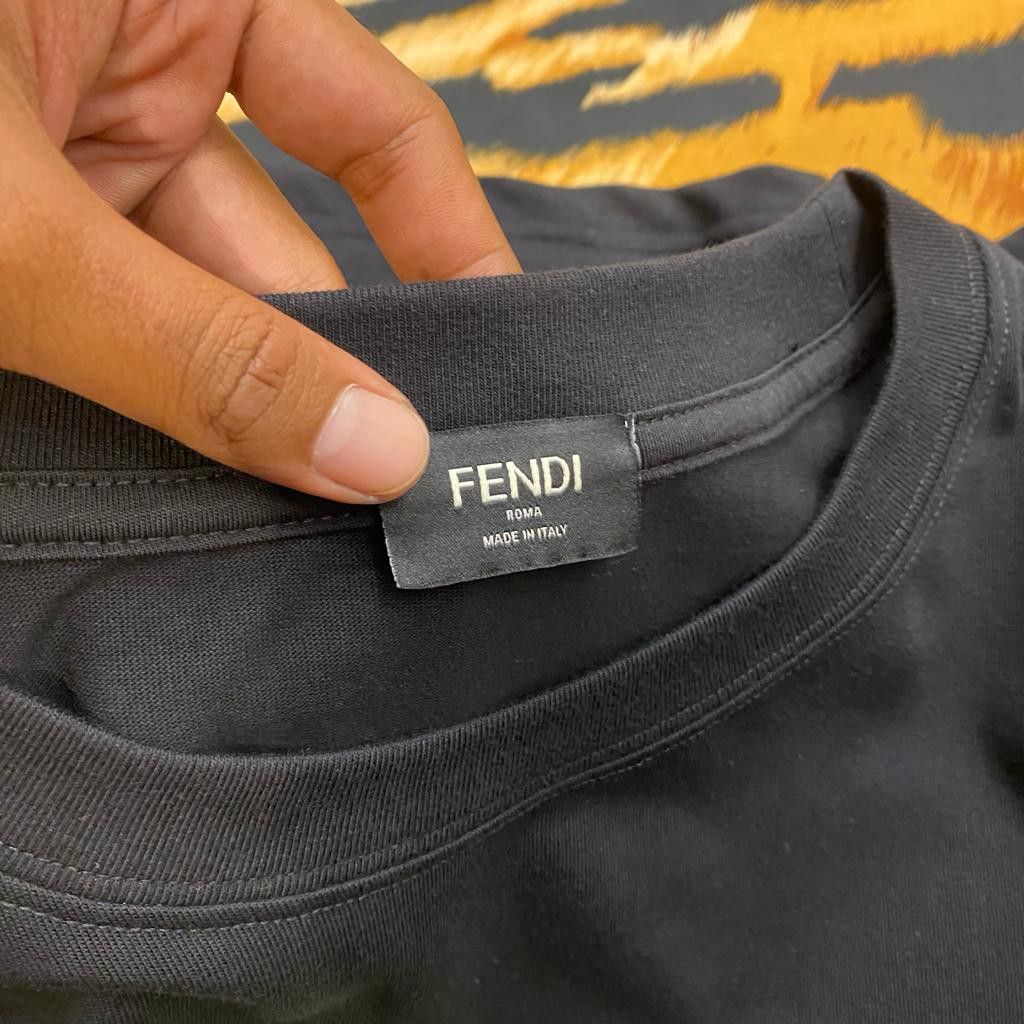 Fendi tee, Fesyen Pria, Pakaian , Atasan di Carousell