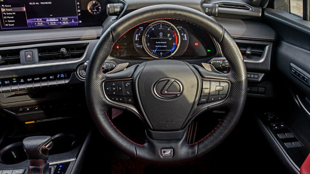 LEXSUS UX 200 F-Sport 2020 Tipe Tertinggi, Mobil & Motor, Mobil untuk ...