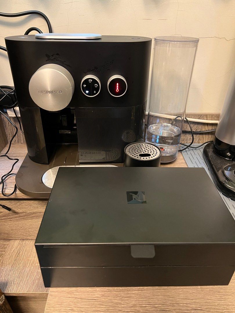 Nespresso 咖啡機+膠囊咖啡儲存盒+自填膠囊（需自購鋁膜）, 電視及其他電器 , 其他家庭電器在旋轉拍賣