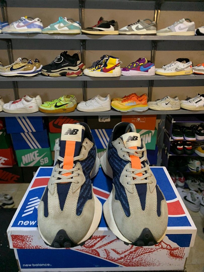 New Balance 327 Outer Space, Fesyen Pria, Sepatu , Sneakers di Carousell
