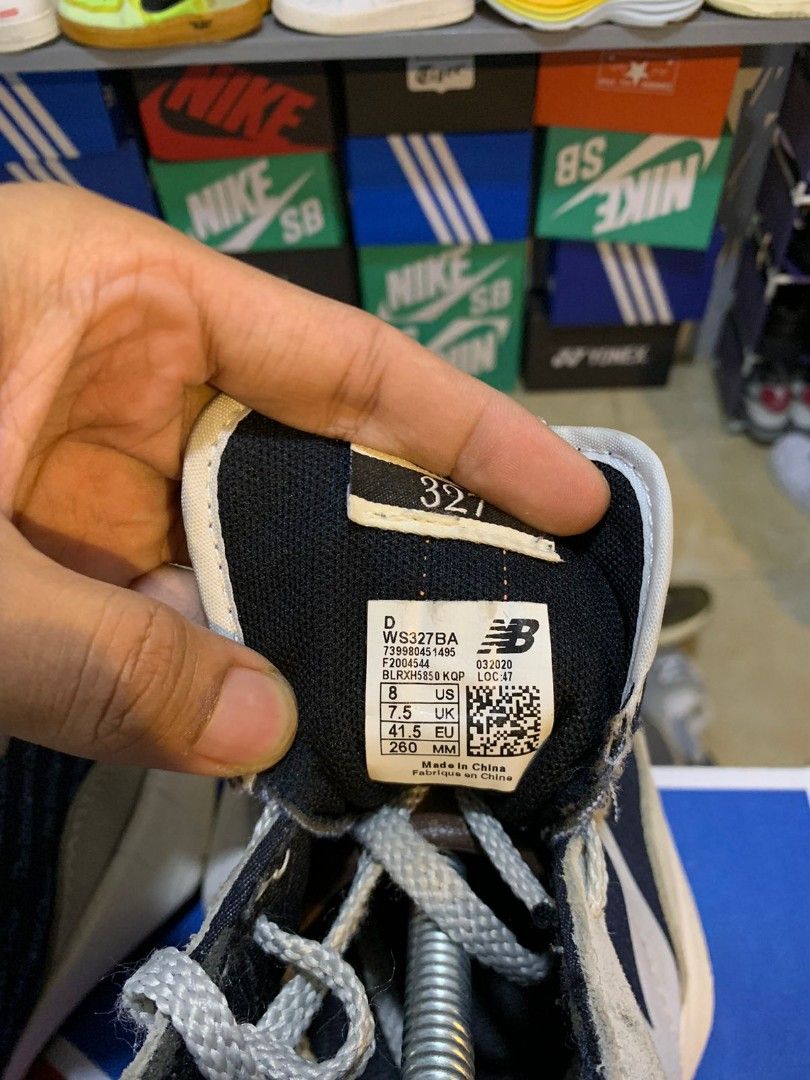 New Balance 327 Outer Space, Fesyen Pria, Sepatu , Sneakers di Carousell