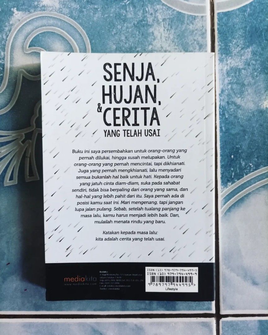 Original Senja Hujan & dan Cerita yang Telah Usai karya Boy Candra ...
