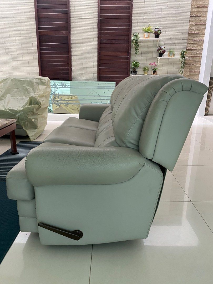 Sofa premium recliner 321 seater, Perabotan Rumah di Carousell