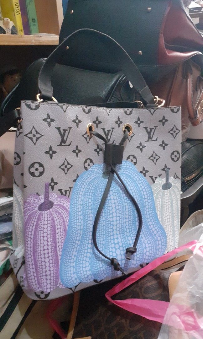 Tas LV Serut Labu, Fesyen Wanita, Tas & Dompet di Carousell