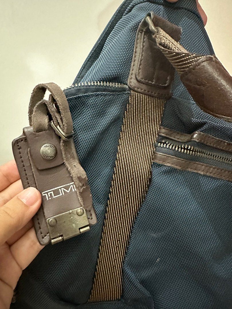 Tumi Authentic Blue, Barang Mewah, Tas & Dompet di Carousell