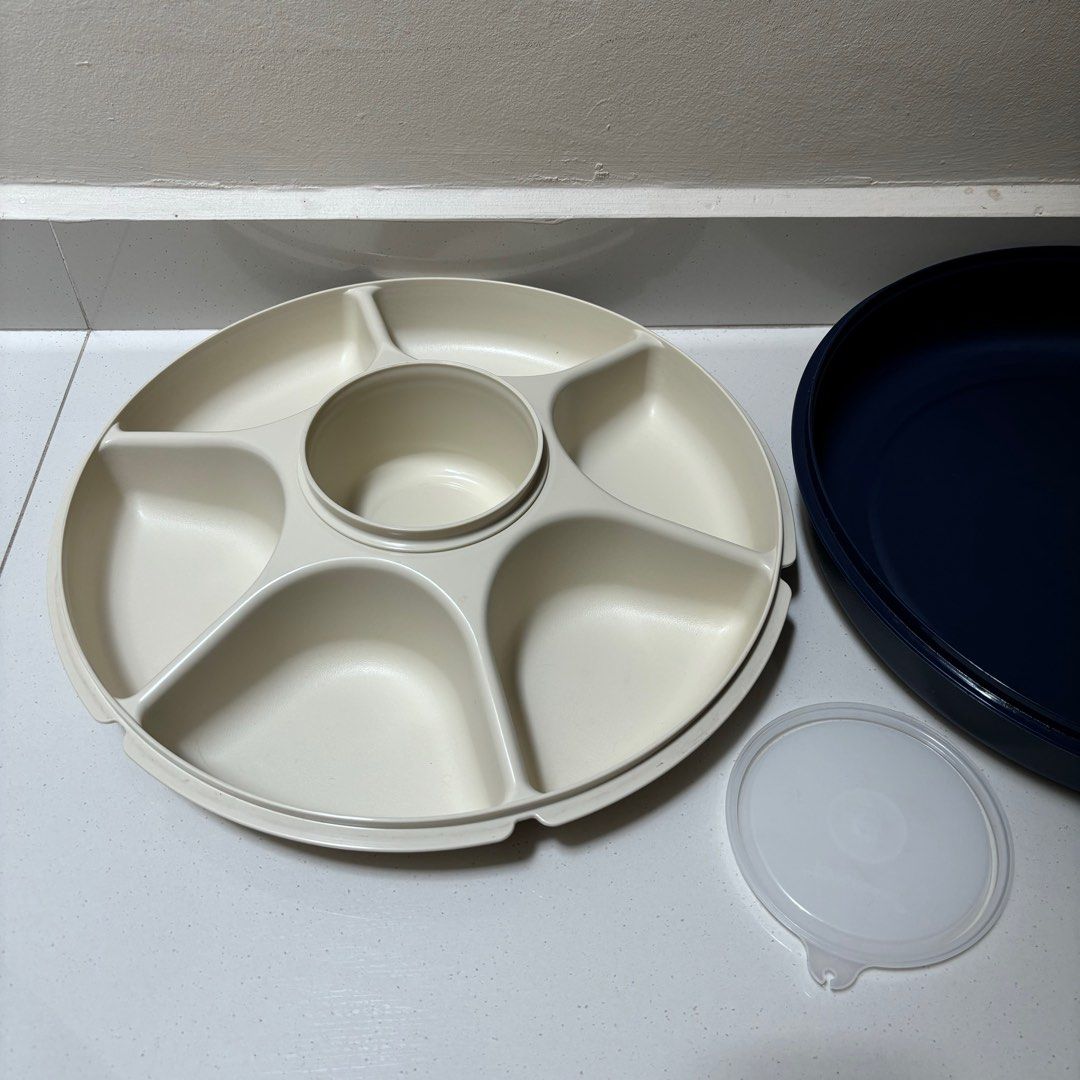Tupperware Serving Center Set, Furniture & Home Living, Kitchenware ...