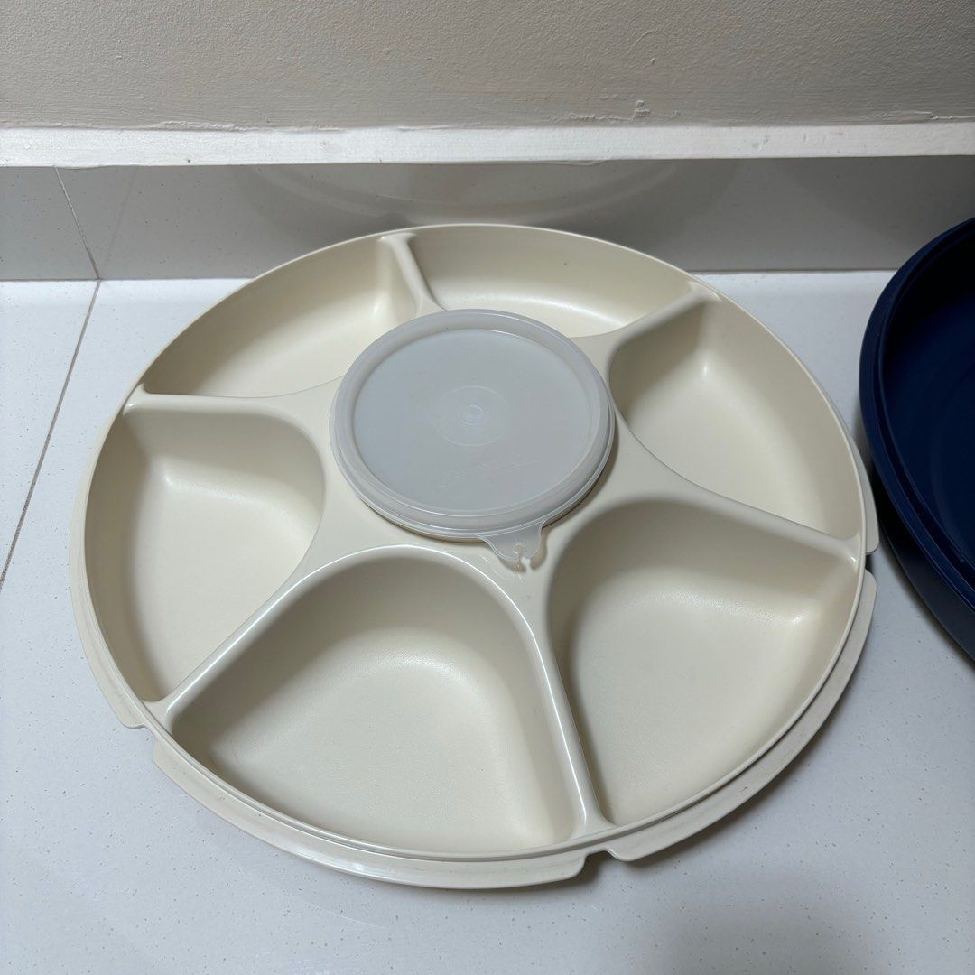 Tupperware Serving Center Set, Furniture & Home Living, Kitchenware ...