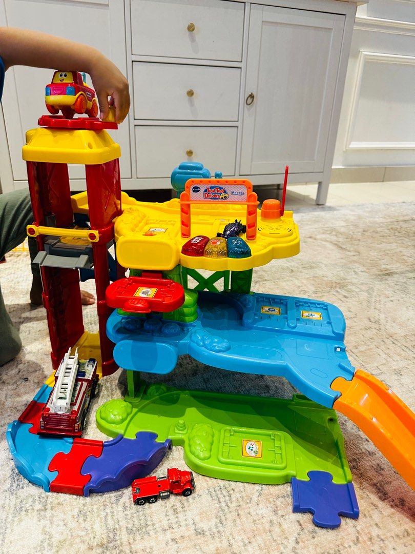 VTECH toot toot driver garange, Hobbies & Toys, Toys & Games on Carousell