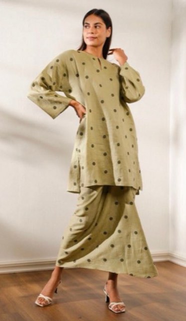 Whimsigirl Nona Linen Kurung Set in Kedondong, Women's Fashion, Dresses ...