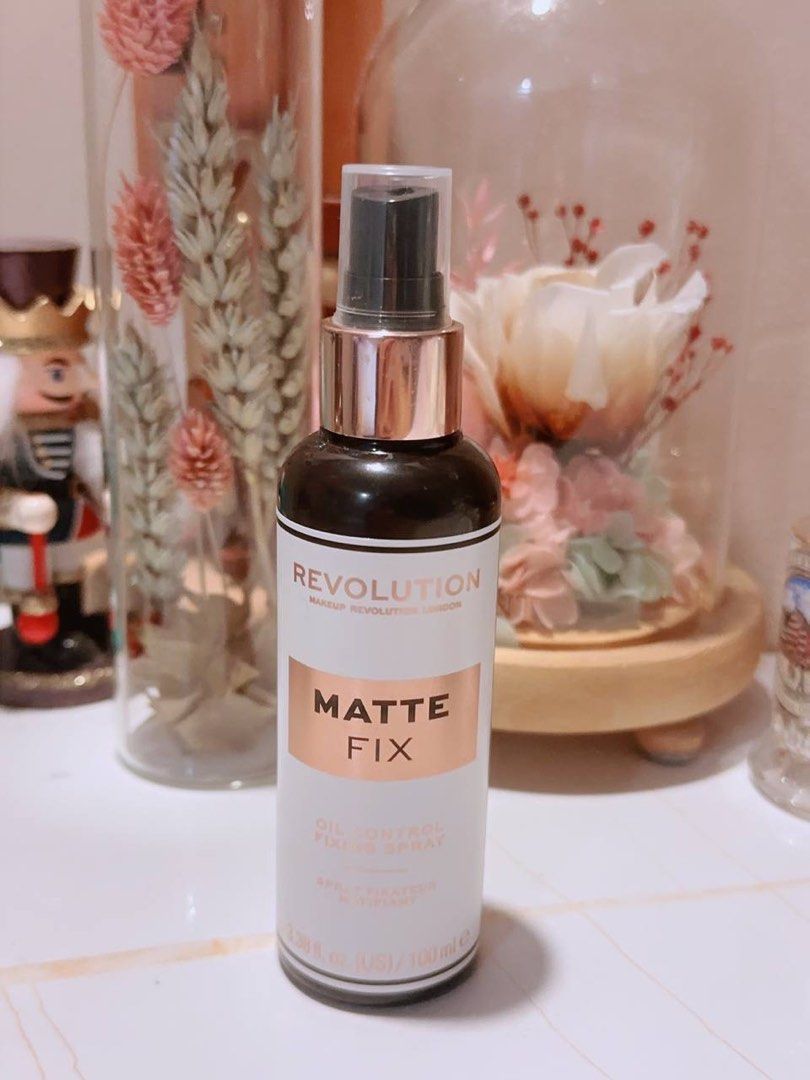 Revolution Makeup Setting Spray | Saubhaya Makeup
