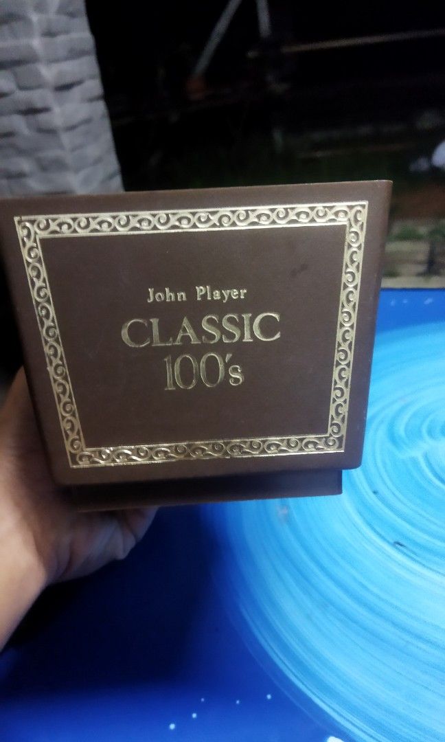 Bekas rokok John Player classic, Hobbies & Toys, Collectibles ...