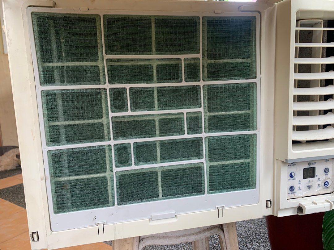 Carrier 1.5hp window type AC, TV & Home Appliances, Air Conditioning ...