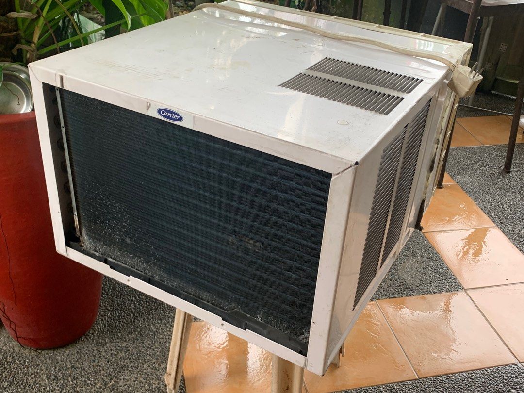 Carrier 1.5hp window type AC, TV & Home Appliances, Air Conditioning ...