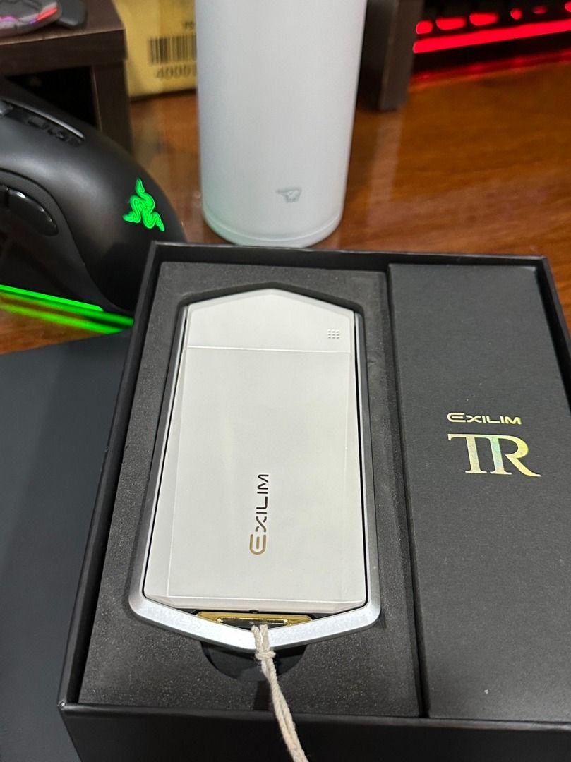 CASIO EX TR-80, 相機攝影, 相機在旋轉拍賣