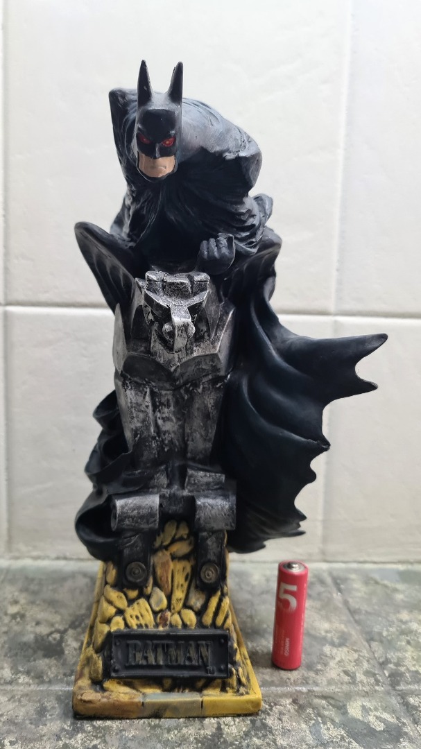 DC BATMAN On Gargoyle Resin Statue, Hobbies & Toys, Toys & Games on ...