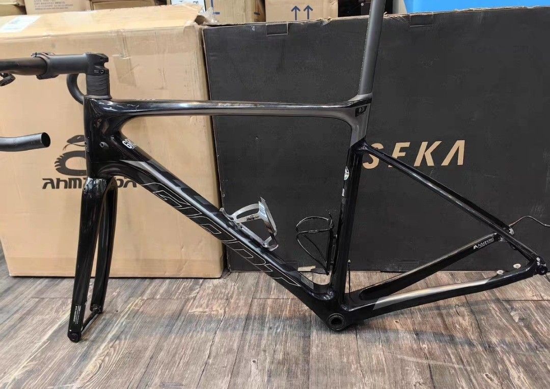 Giant defy adv 1 公路車架, 運動產品, 單車及配件, 單車 - Carousell