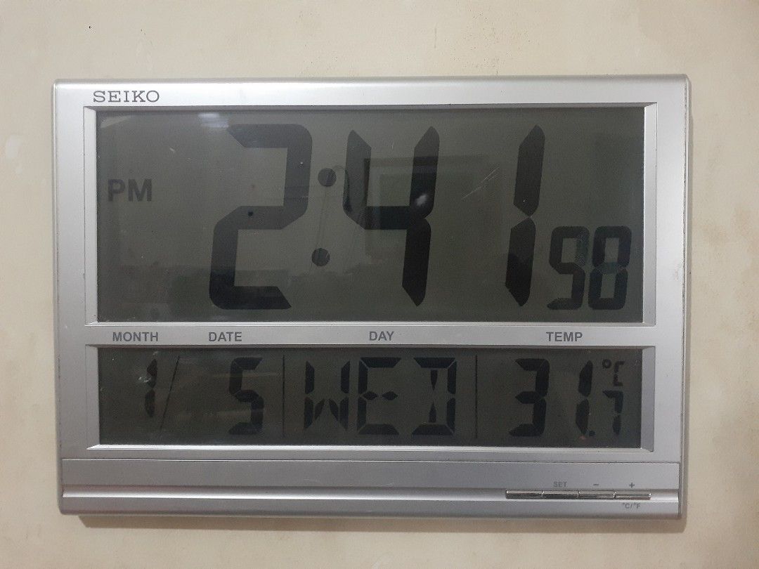 Jam dinding seiko digital, Barang Yang Dicari di Carousell
