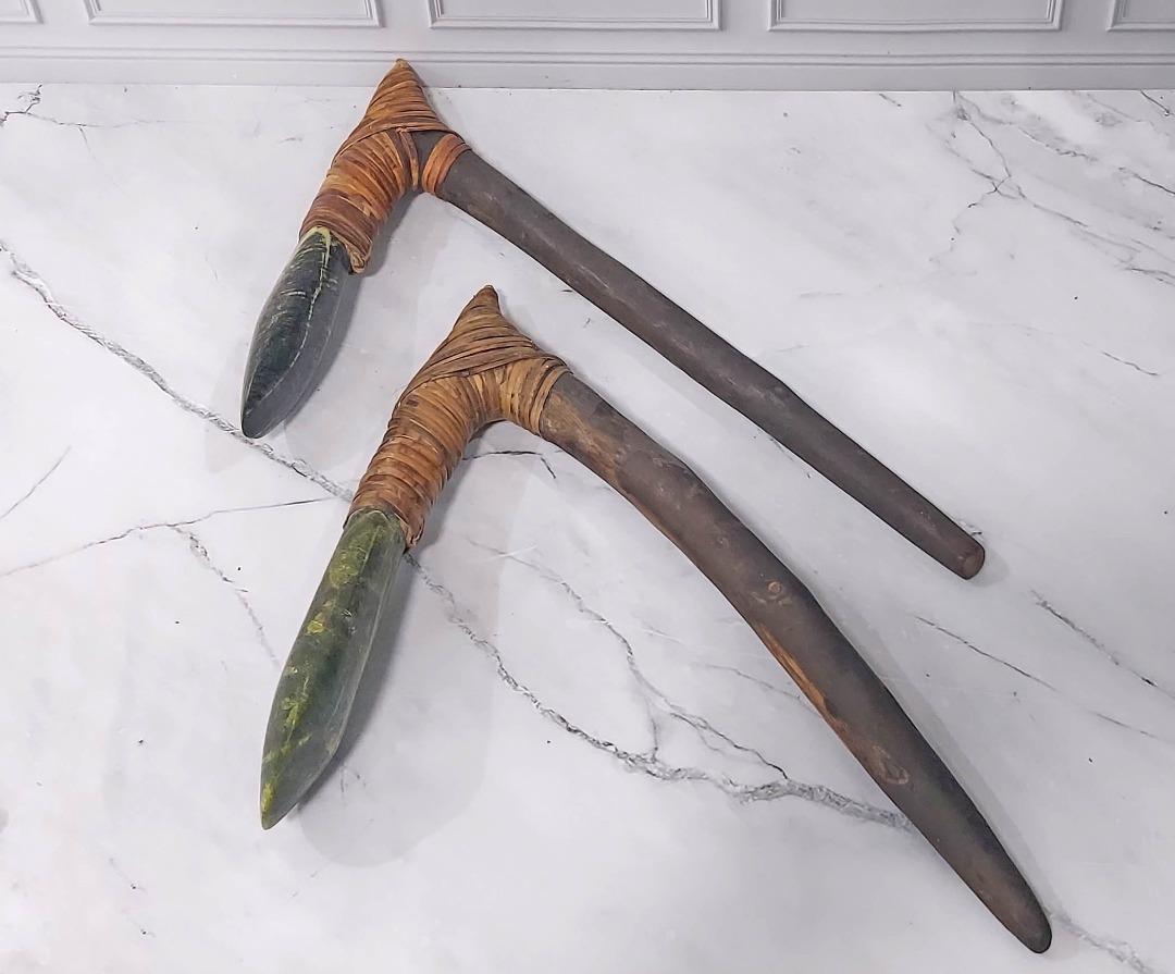 Kapak Batu Senjata Tradisional Primitif Jee Jugum Papua Irian Jaya ...