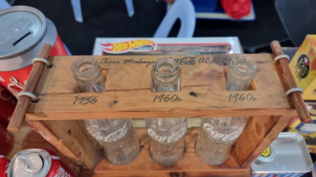 MALAYSIAN WHITE ACL COCA-COLA BOTTLE, Hobbies & Toys, Collectibles ...